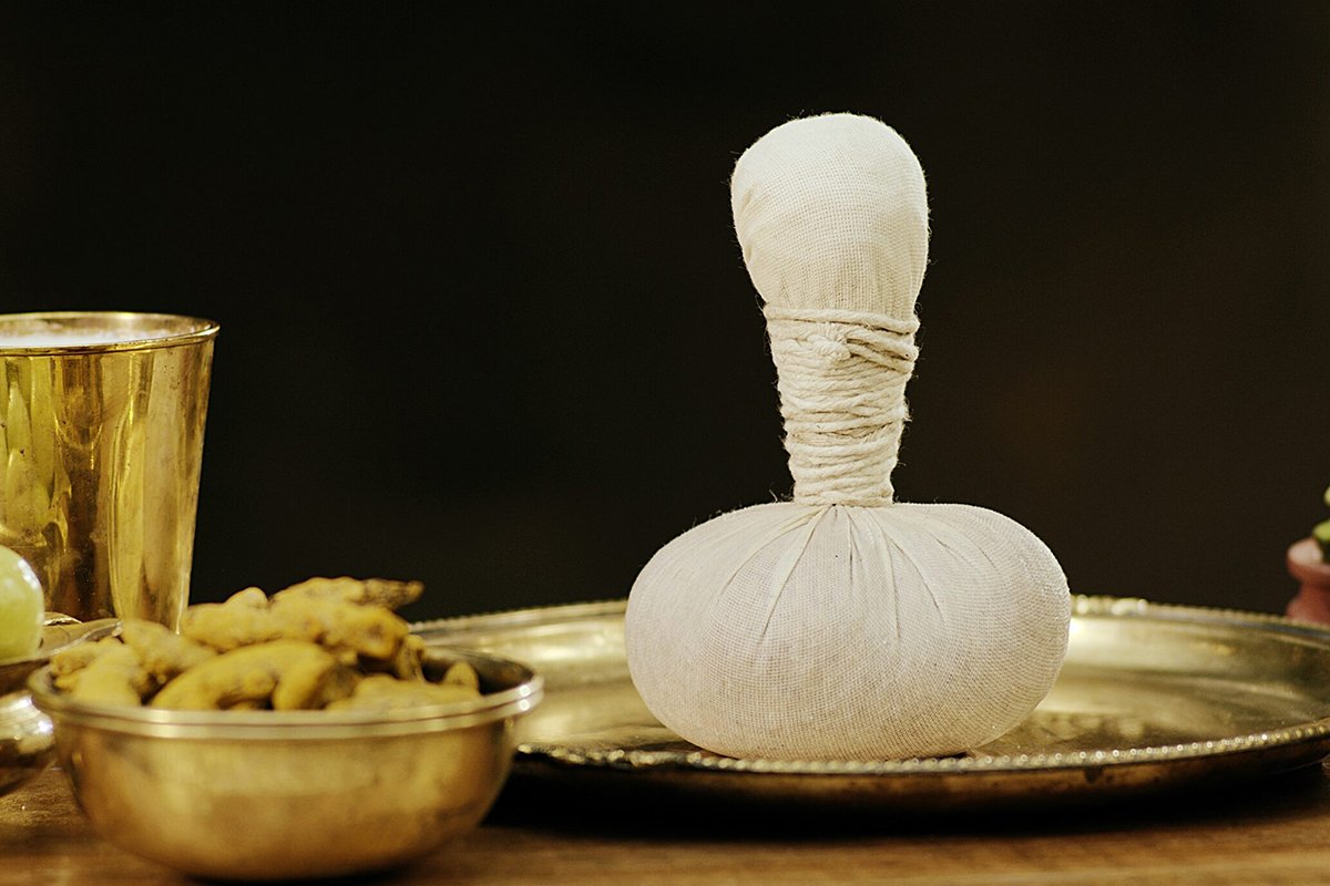 Rooksha Kizhi - Herbally Touch Ayurveda